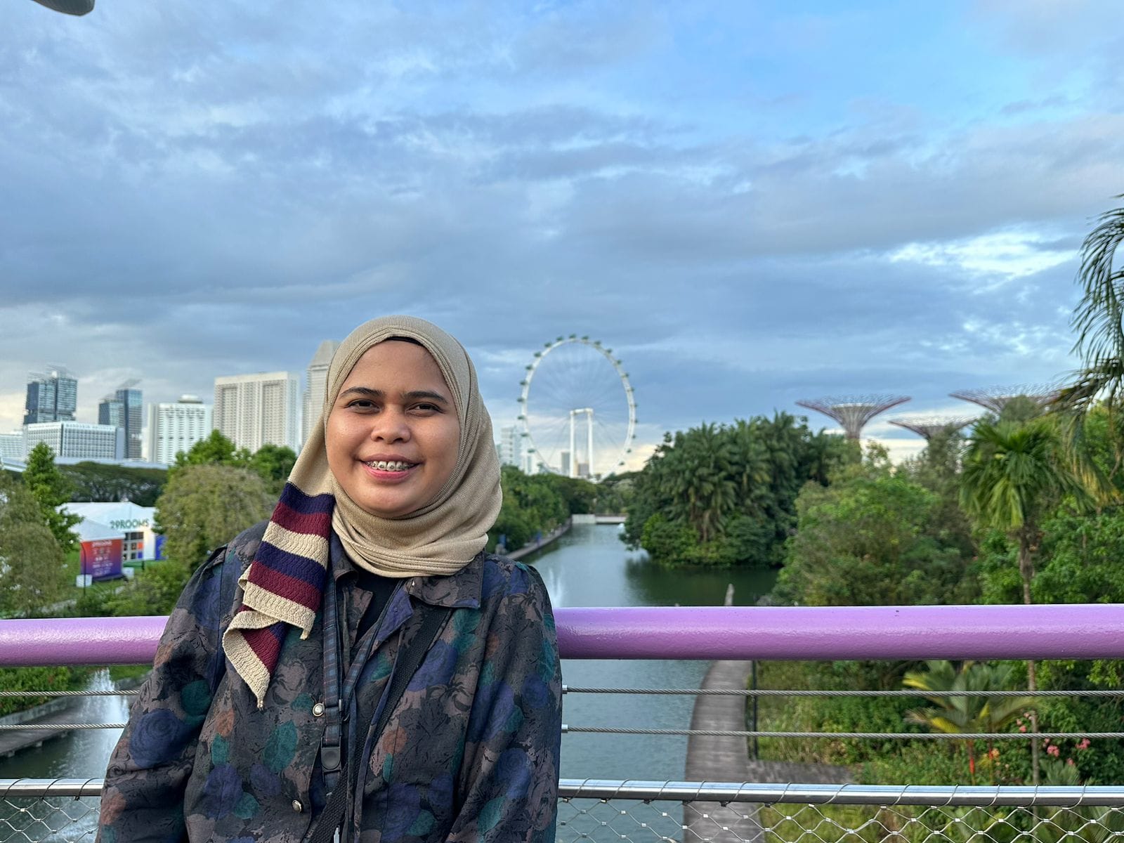 Yatti Febri Membangun Citra Perusahaan lewat Media