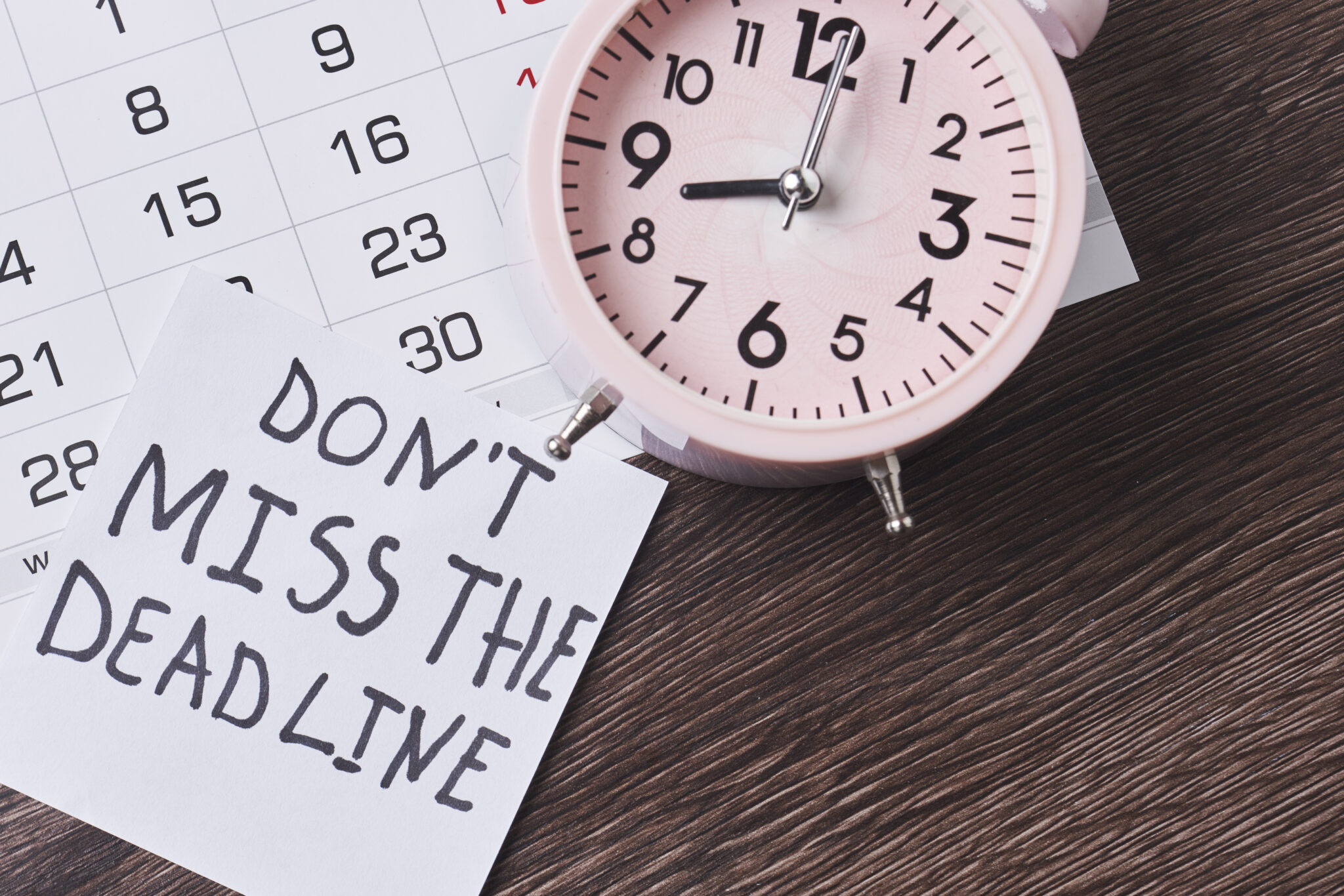 Apa Perbedaan Deadline dan Dateline di Media?