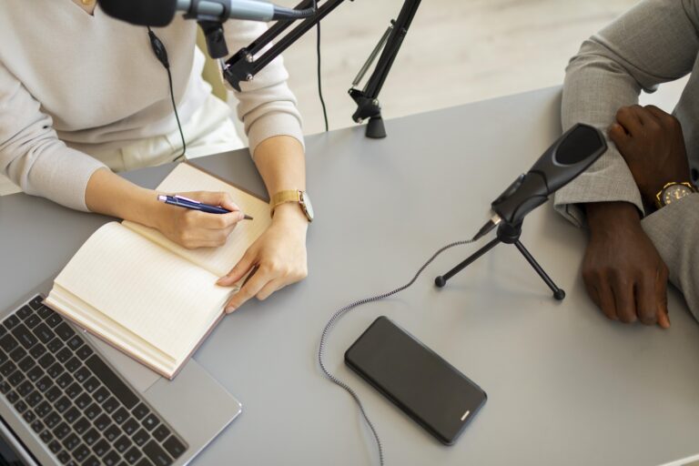 3 Contoh Naskah Podcast untuk Referensi Anda